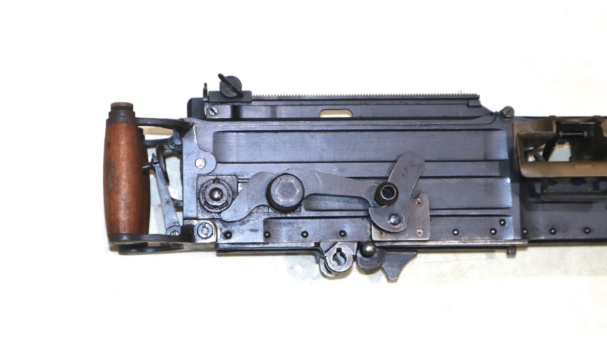 WW1 British Vickers Machine Gun In Transit Box – SN 812 – UK DEAC – MJL ...